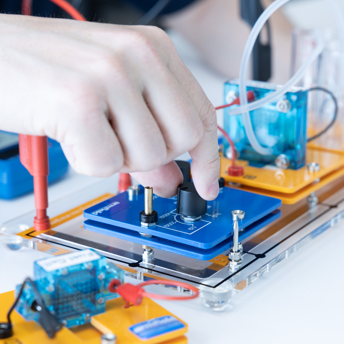 RE14 - Advanced Fuel Cell Technology - Armfield